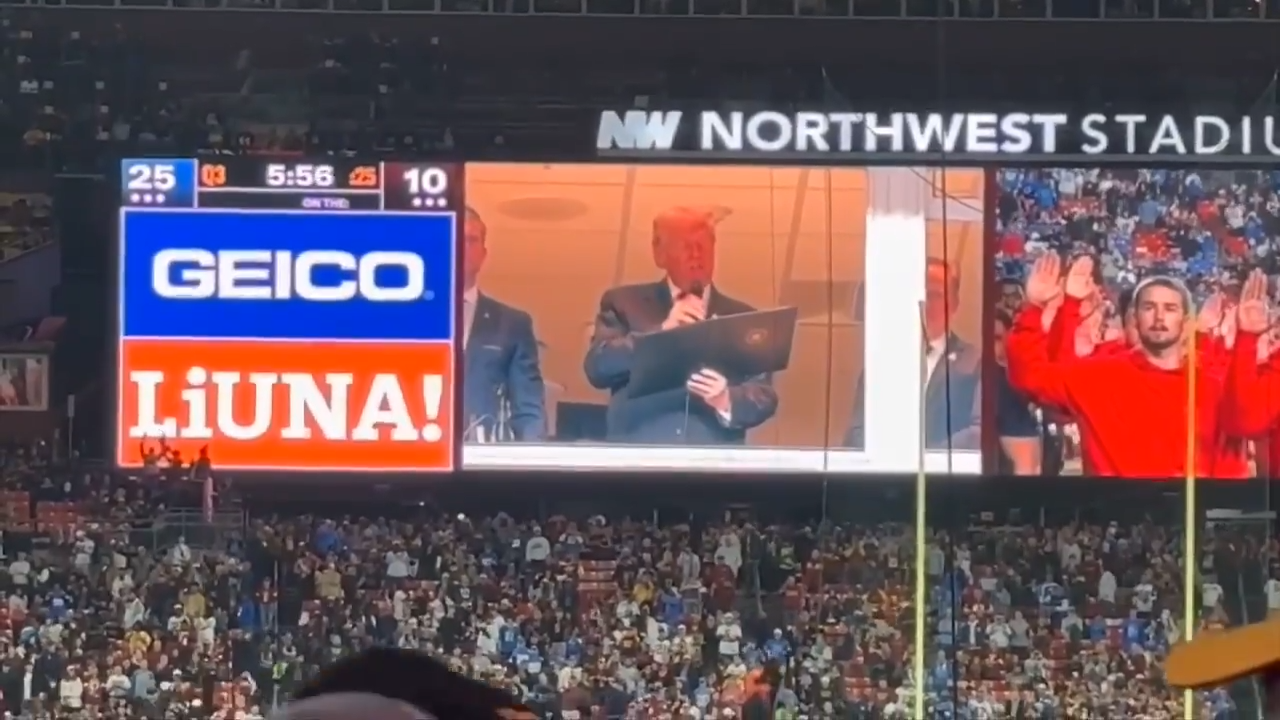 Donald Trump booed as the 1st sitting US president at a regular-season ...