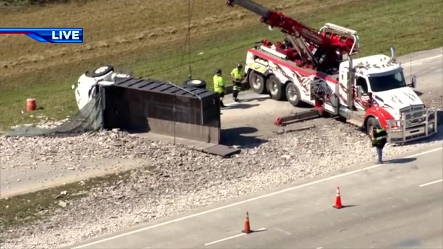 Truck overturns and spills debris, shutting down SB I-75 exit ramp at ...