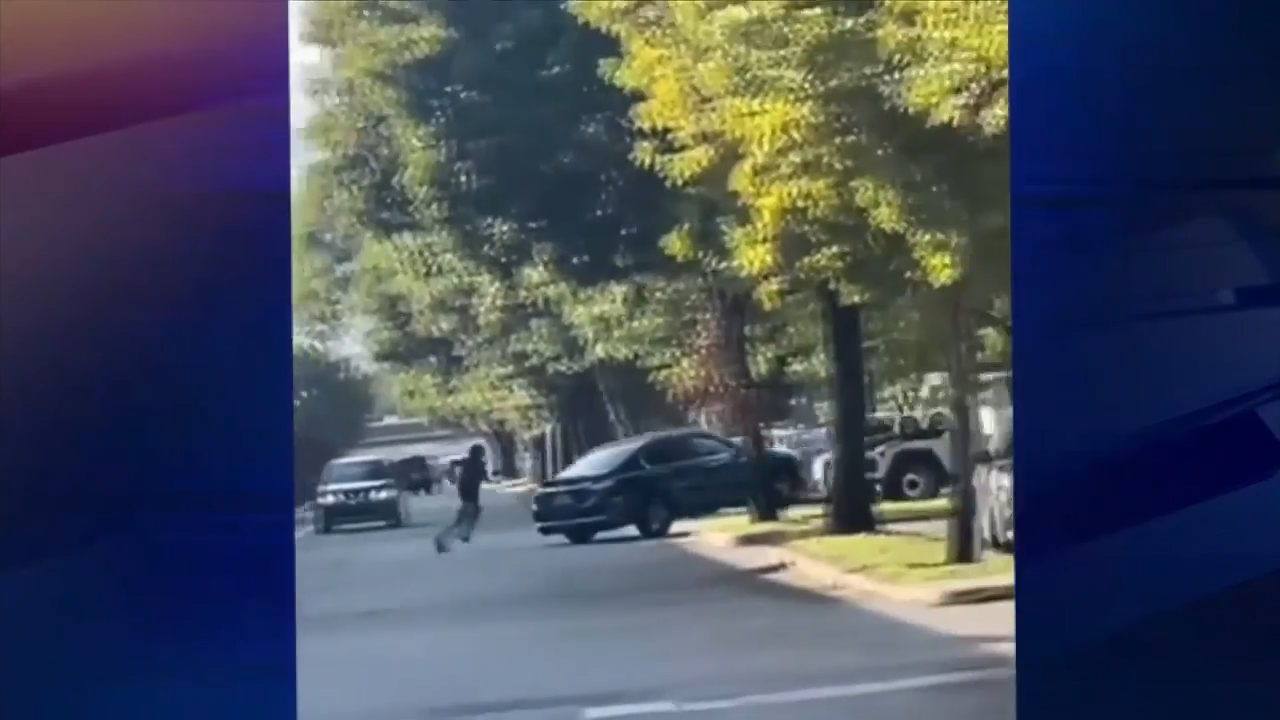 Video shows father in Sunrise chasing after truck towing car with 4 ...