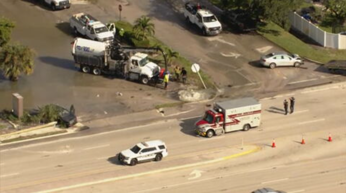 Pembroke Pines crash topples light pole, floods roadway; 2 hospitalized ...