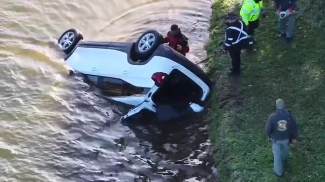 Divers pull body from Deerfield Beach lake after suspected burglars ...