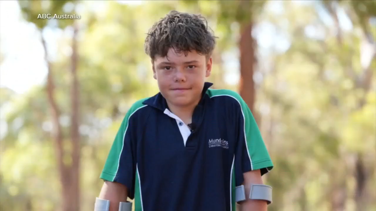 Australian teen swam hours to shore to get help for mother and siblings ...