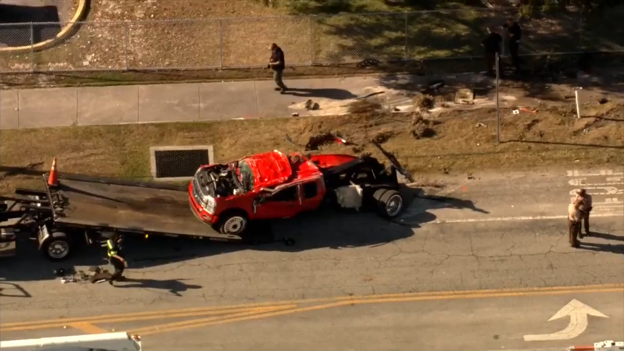 1 dead, 1 critical after violent crash between tow truck, car in SW ...