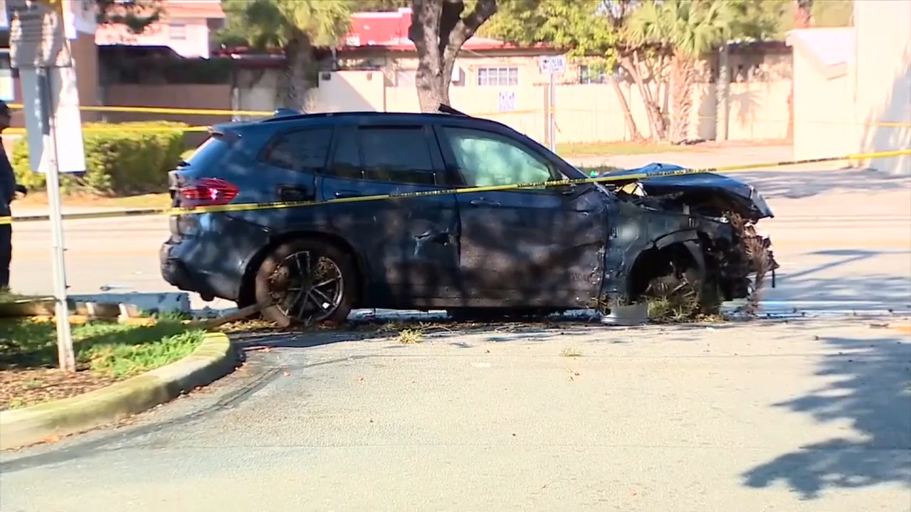 Driver, pedestrian hospitalized after SUV hits bus stop on Federal ...