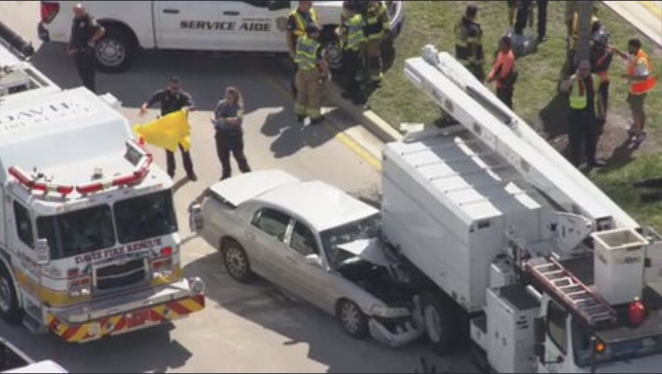 1 dead, 1 hospitalized after crash in Davie; NB Flamingo Road closed at ...