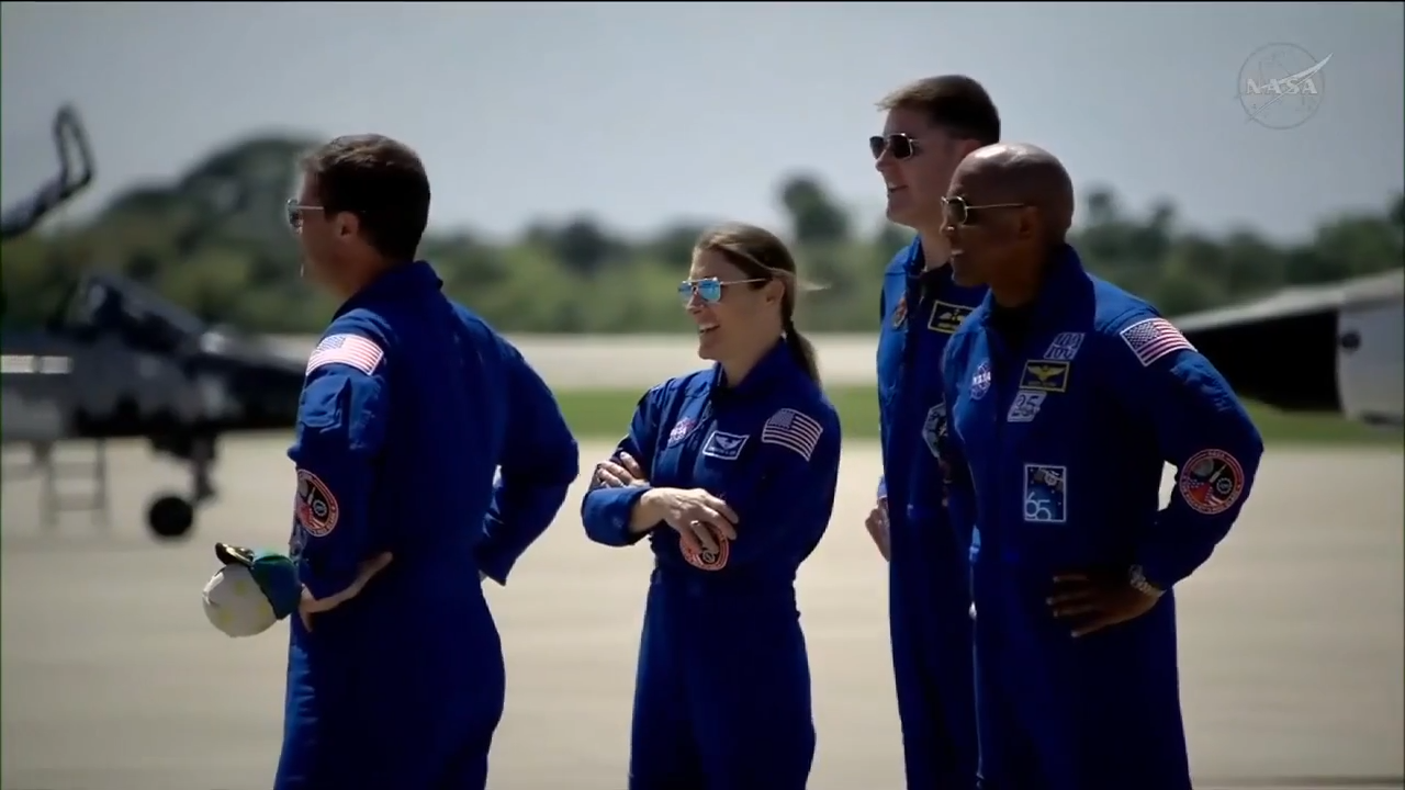 Artemis II astronauts arrive at Florida launch site for first moon trip ...