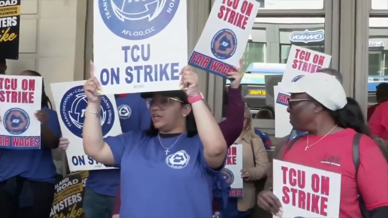 With largest US commuter rail system shut down, New York governor urges ...