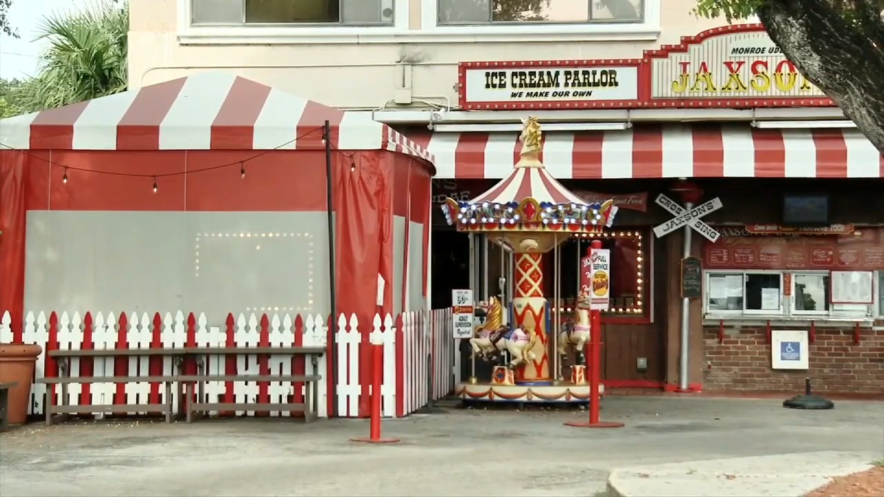 Crews repair gas leak at Jaxson’s Ice Cream in Dania Beach - WSVN 7News ...